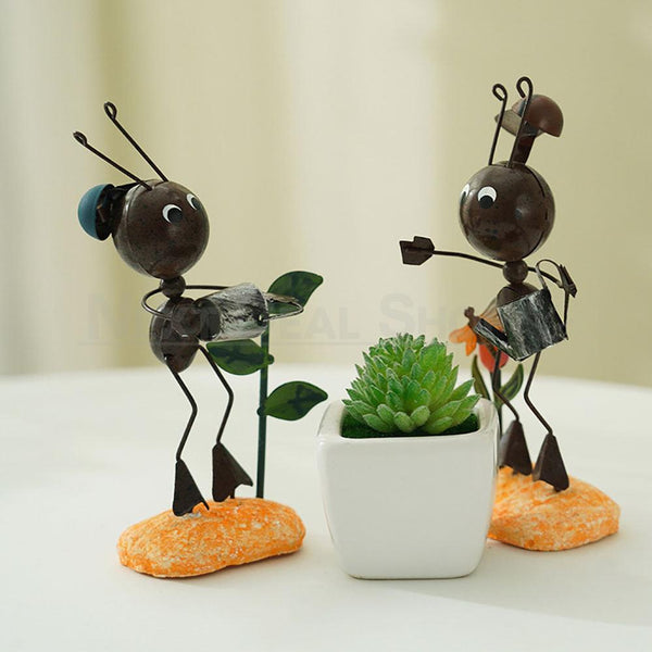 Hand-Painted Metal Ant Decor – nextdealshop.com